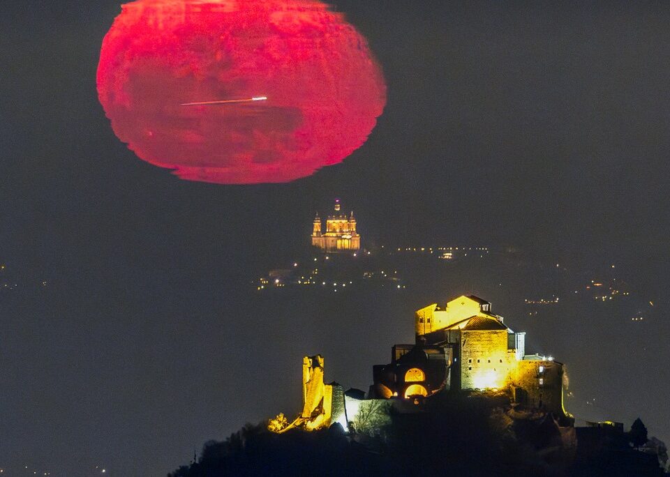 La Nasa premia di nuovo Valerio Minato per la foto della luna rossa tra ...
